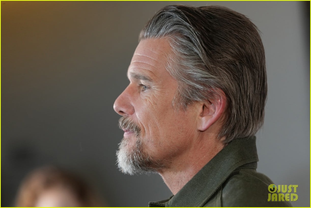 Marvel Stars Mark Ruffalo & Don Cheadle Reunite at 'All the President's ...