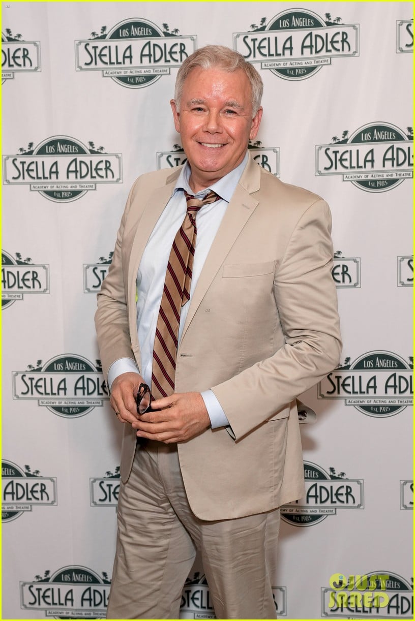 Marvel Stars Mark Ruffalo & Don Cheadle Reunite at 'All the President's ...