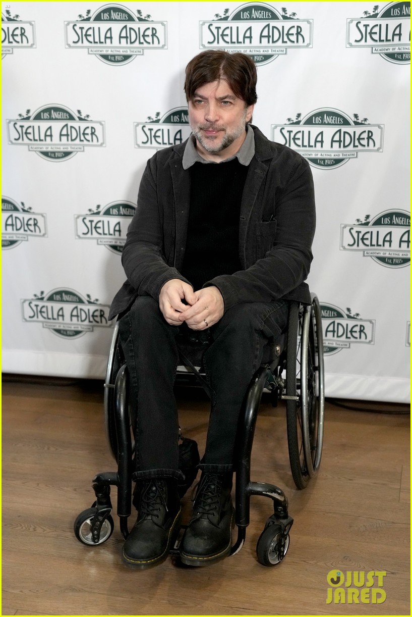 Marvel Stars Mark Ruffalo & Don Cheadle Reunite at 'All the President's ...