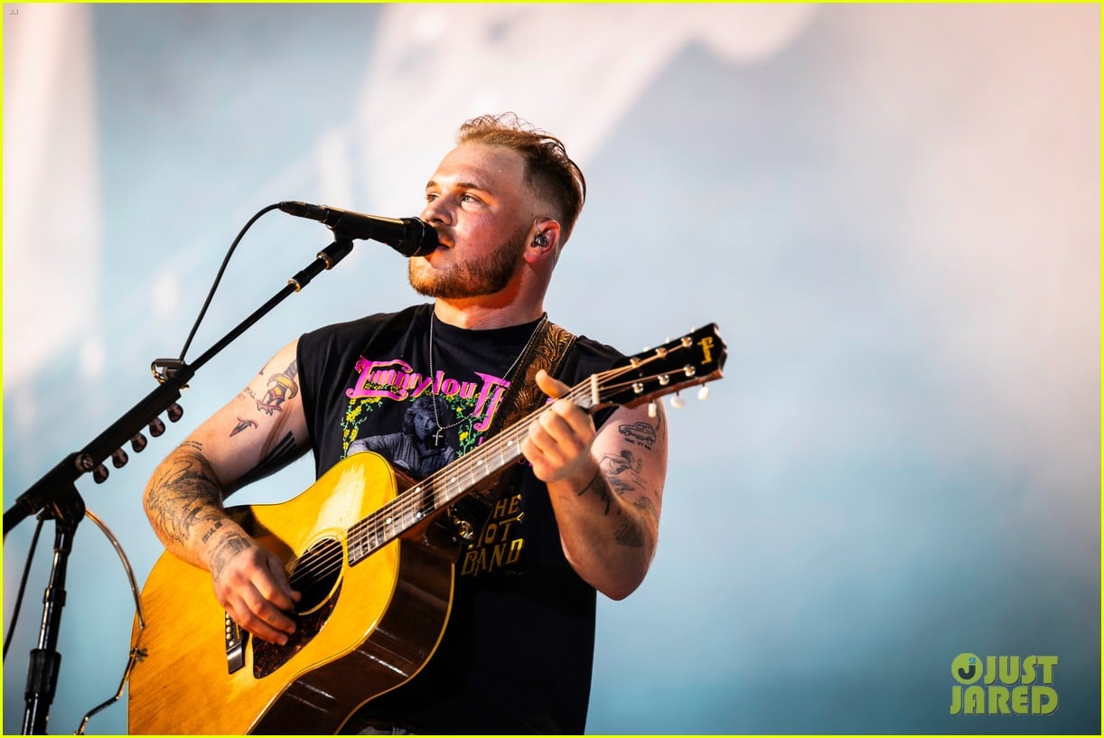 Brianna 'Chickenfry' LaPaglia Seemingly Reacts to Ex Zach Bryan's ...