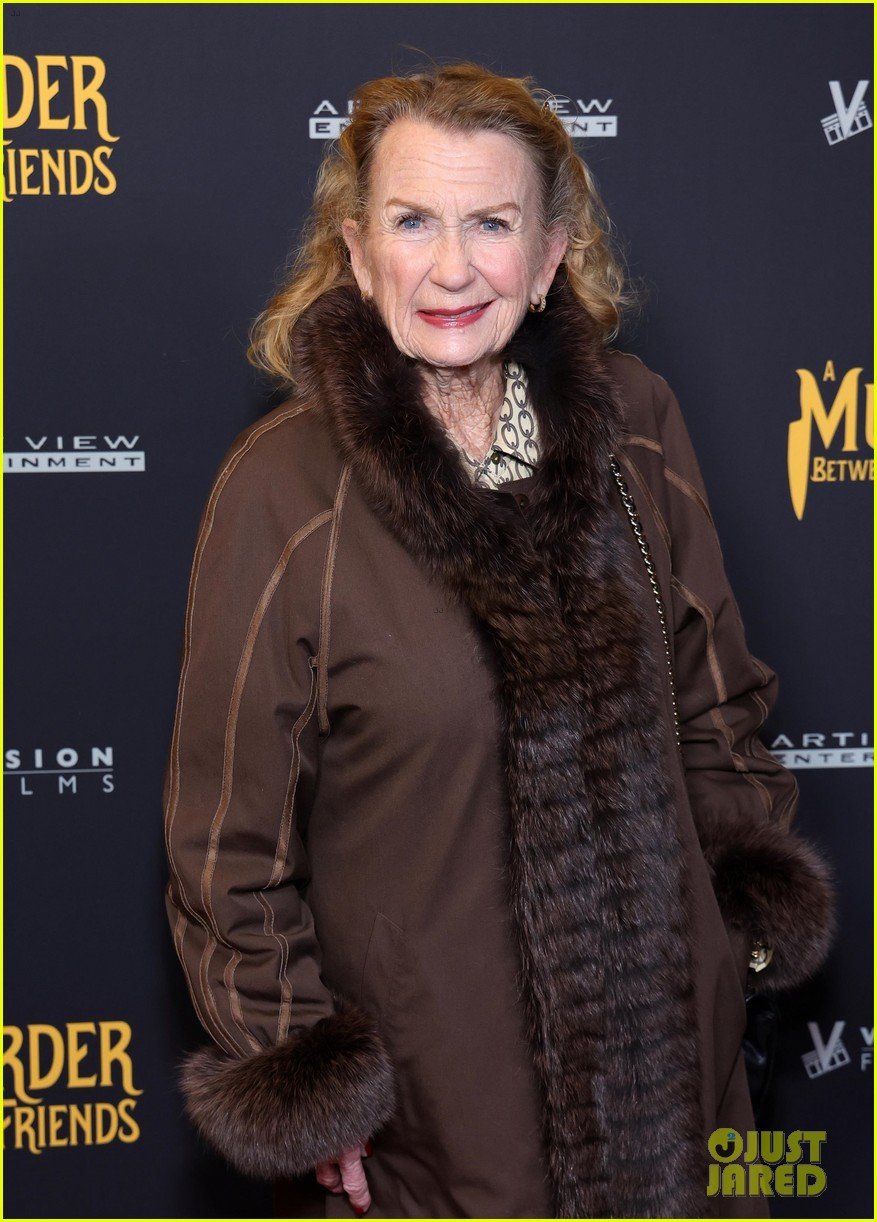 Hollywood Legends Maxwell Caulfield, 66, & Juliet Mills, 84, Make Red ...