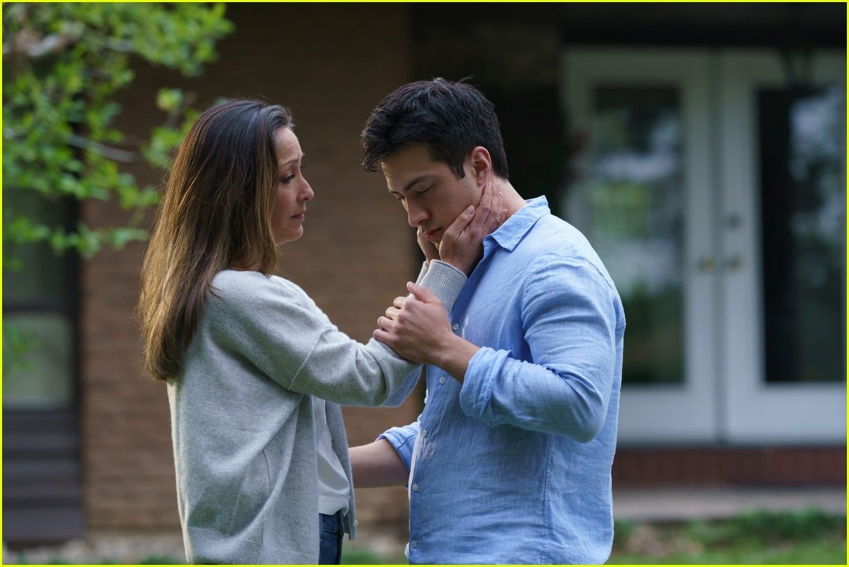 Christina Chang Talks Filming Tender 'Heated Rivalry' Scene With Hudson ...