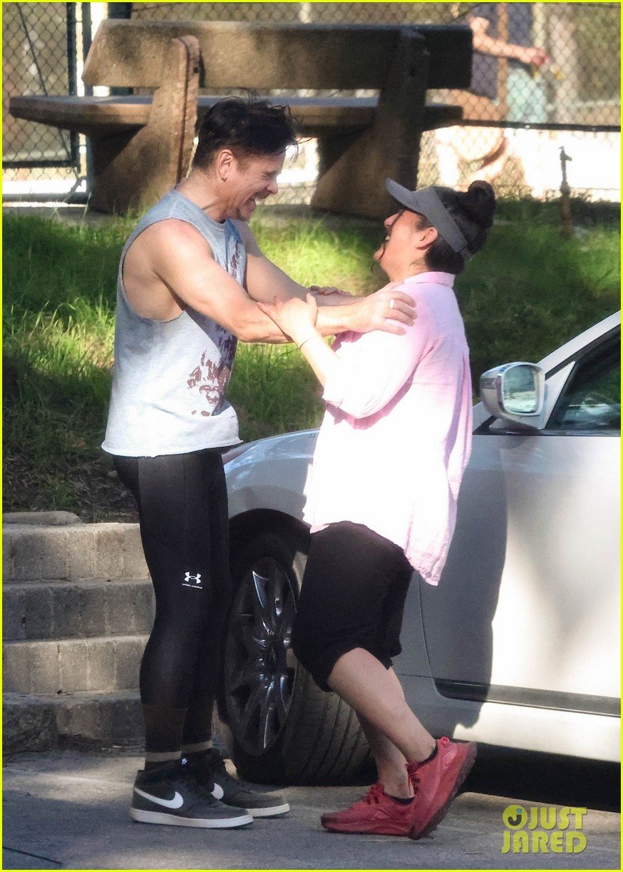 Colin Farrell Catches Up with 'New World' Co-Star Q'Orianka Kilcher ...