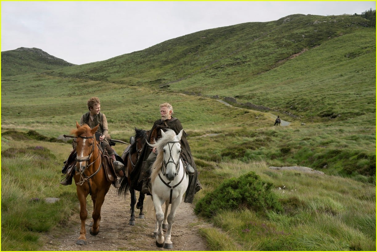 Is Danny Webb Wearing a Prosthetic in 'A Knight of the Seven Kingdoms ...