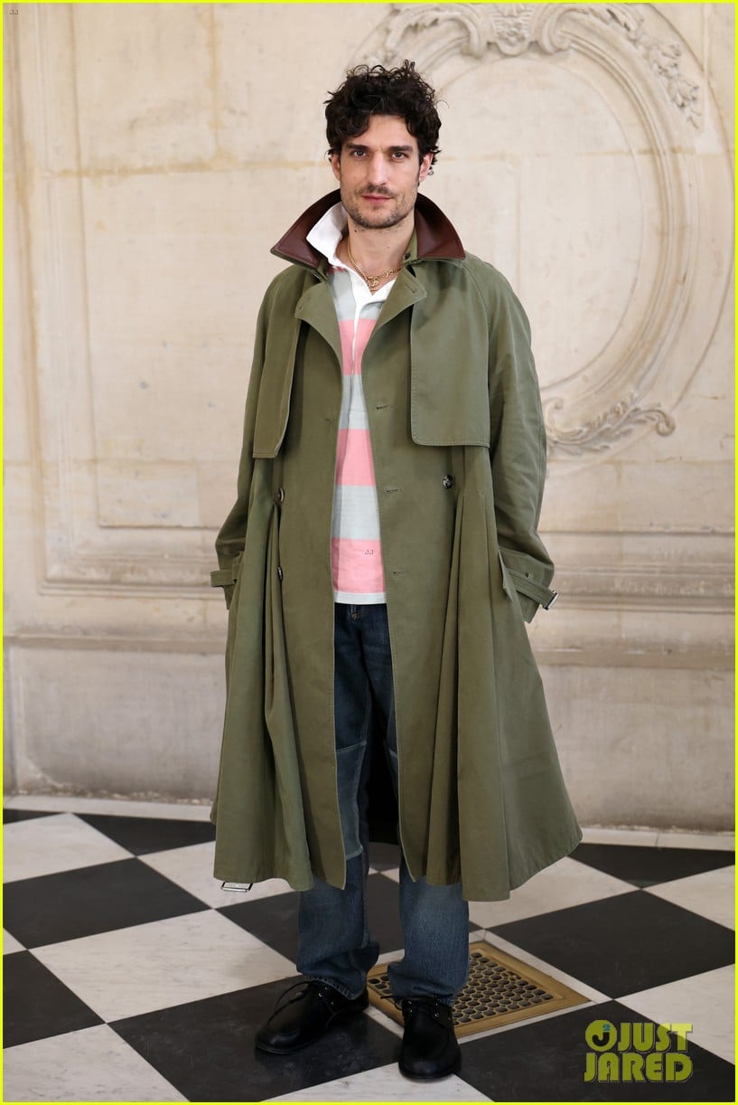 Dior Homme's Paris Show Draws Star-Studded Crowd with Robert Pattinson ...