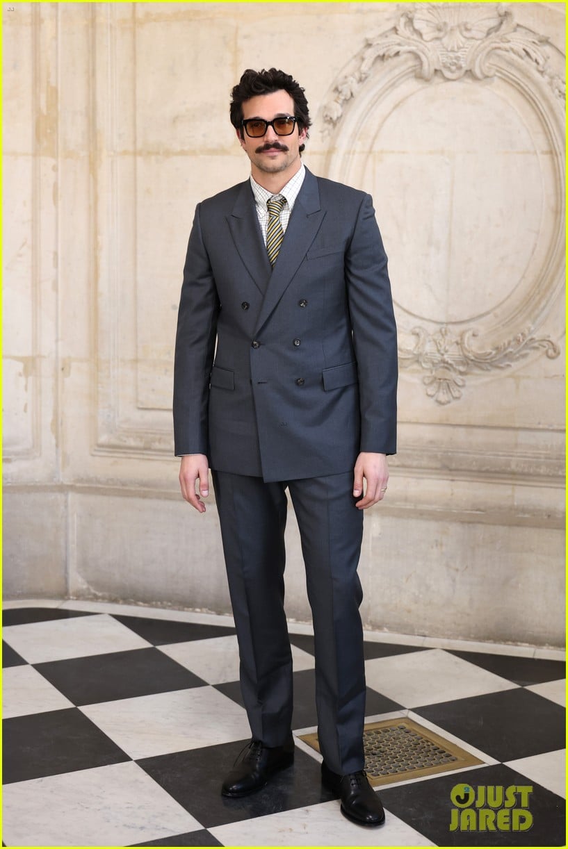 Dior Homme's Paris Show Draws Star-Studded Crowd with Robert Pattinson ...