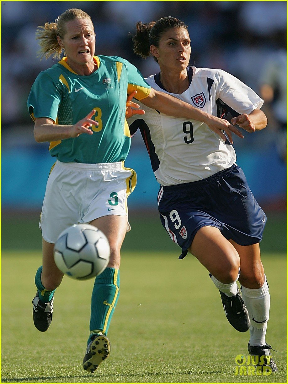 Emily Bader to Play Soccer Star Mia Hamm In New Netflix Movie: 'This Is ...