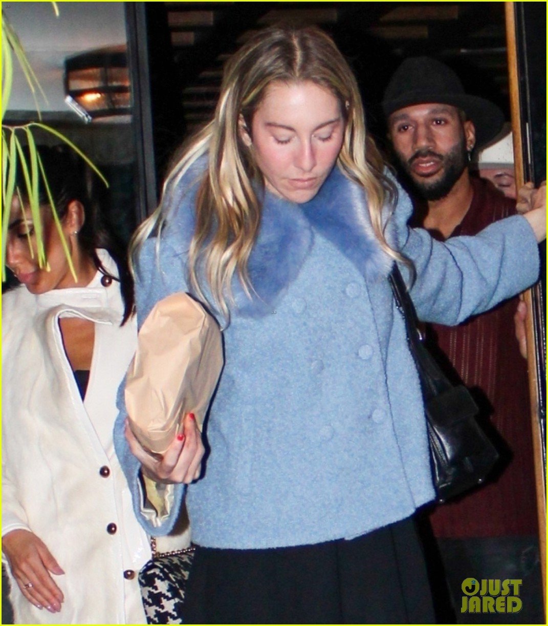 Este Haim & Husband Jonathan Levin Step Out for Dinner in WeHo Days ...