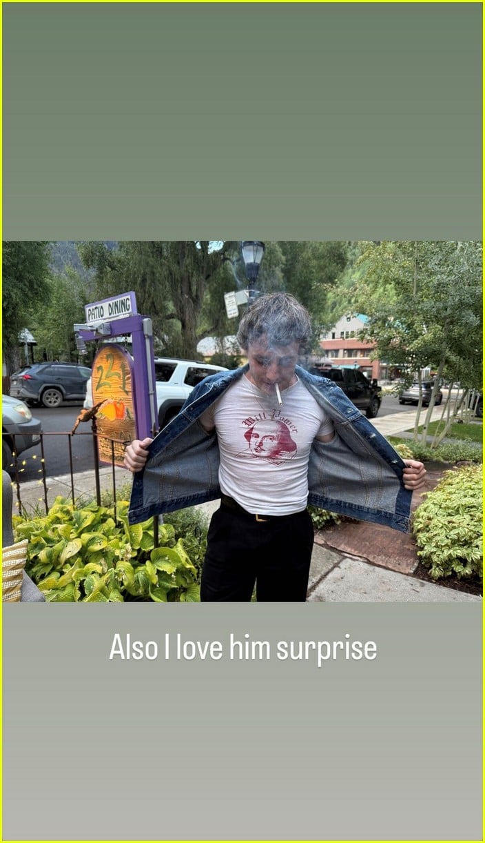 Gracie Abrams Raves About Boyfriend Paul Mescal's Movie 'Hamlet' in ...