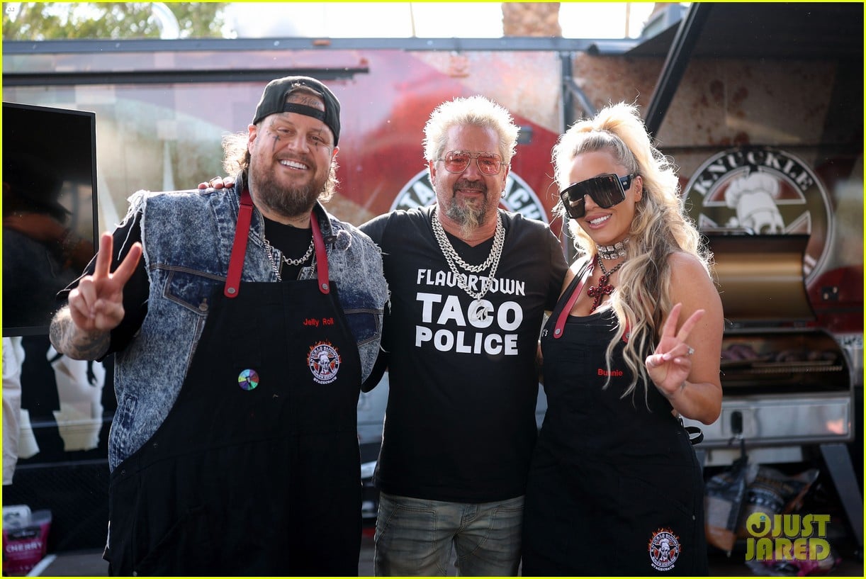 Guy Fieri Shaves His Beard & Debuts a Shocking New Look for Super Bowl ...