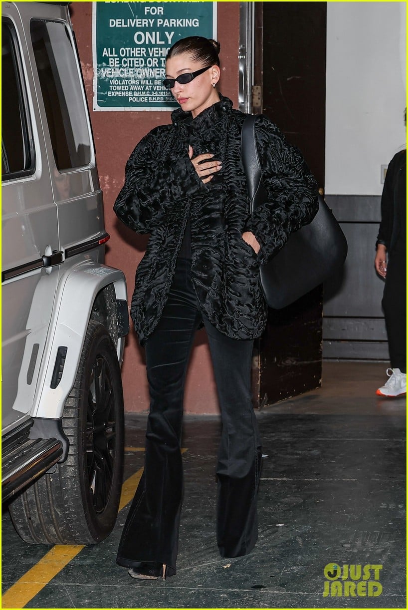 Hailey Bieber Wears All Black as She Visits Anastasia Spa in Beverly ...