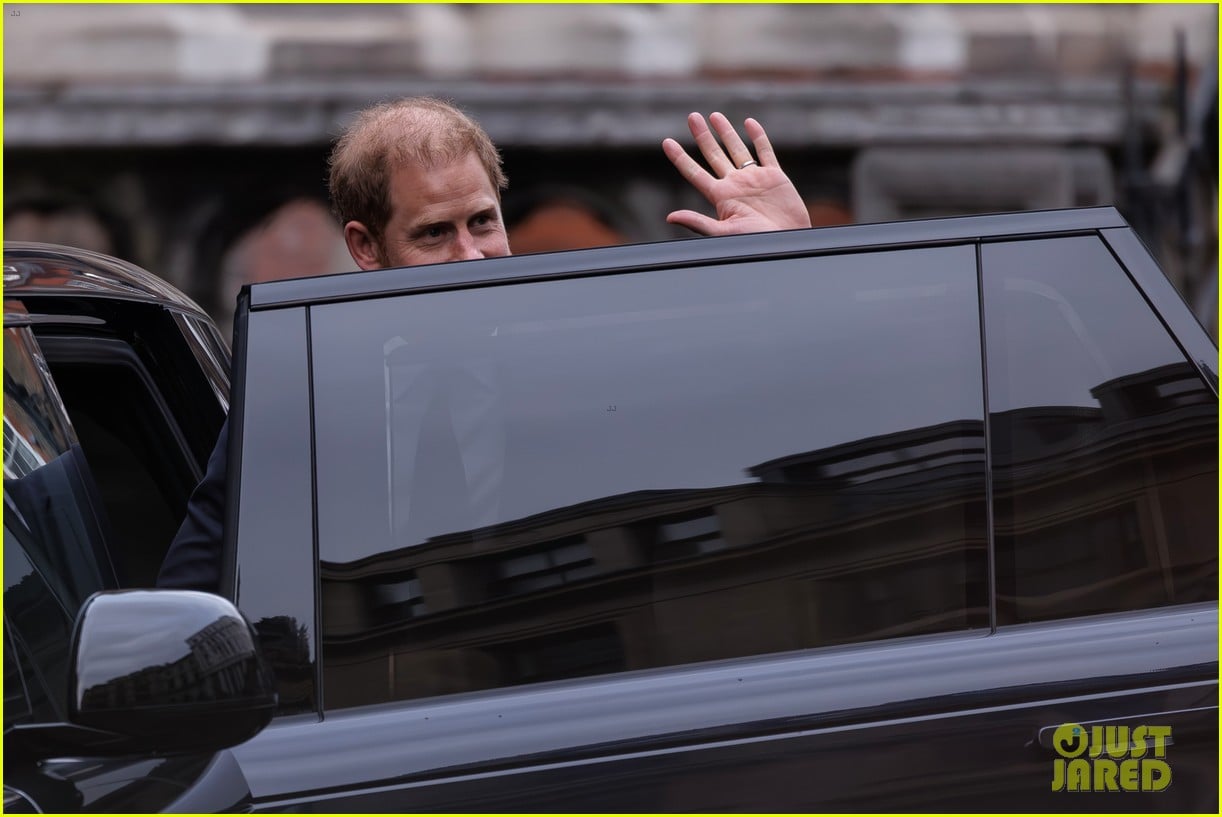 Prince Harry Stalker Sat in Courtroom During His Privacy Case: Photo ...
