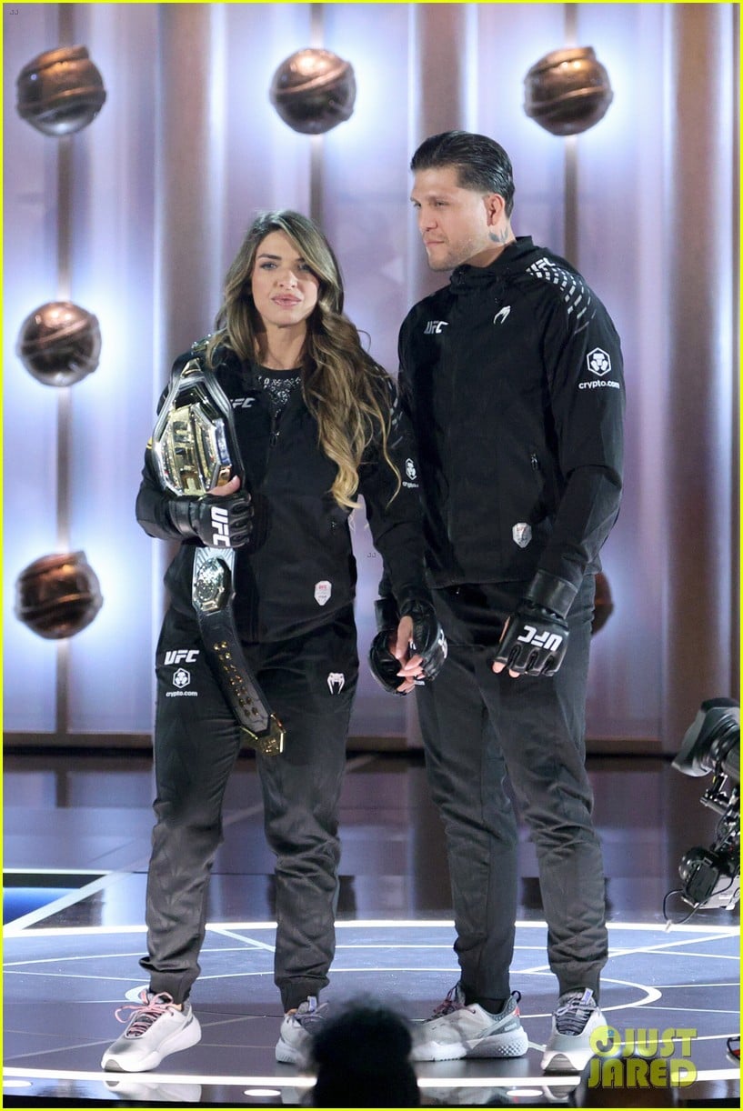 'Heated Rivalry' Fans Slam Golden Globes for Cringeworthy UFC Promo ...