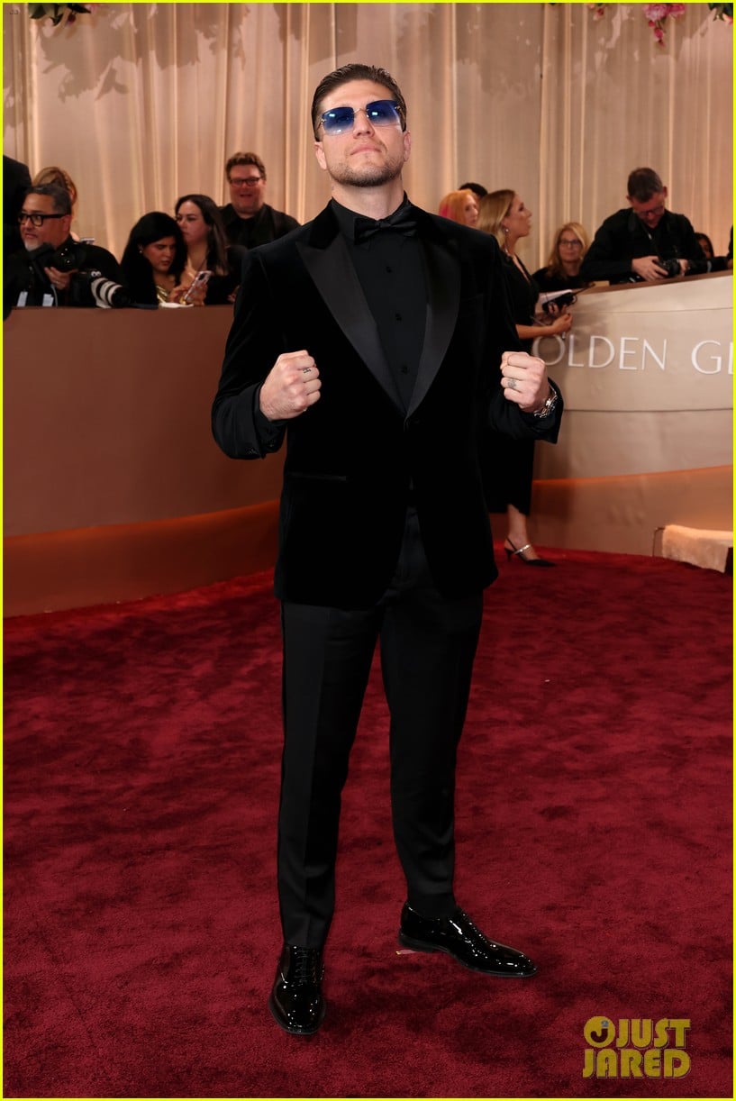 'Heated Rivalry' Fans Slam Golden Globes for Cringeworthy UFC Promo ...