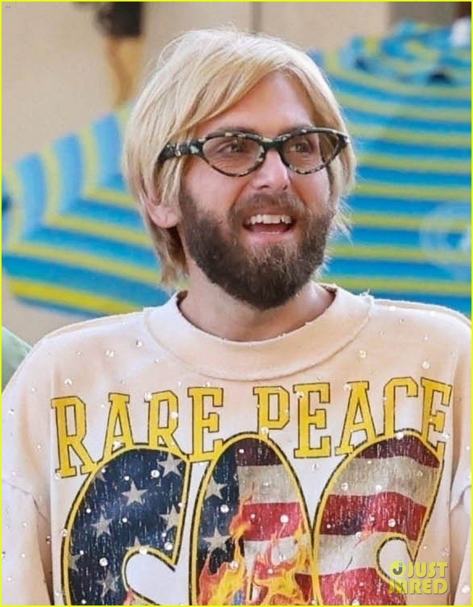Jonah Hill Nearly Unrecognizable in Blonde Wig & Bedazzled Outfit on ...
