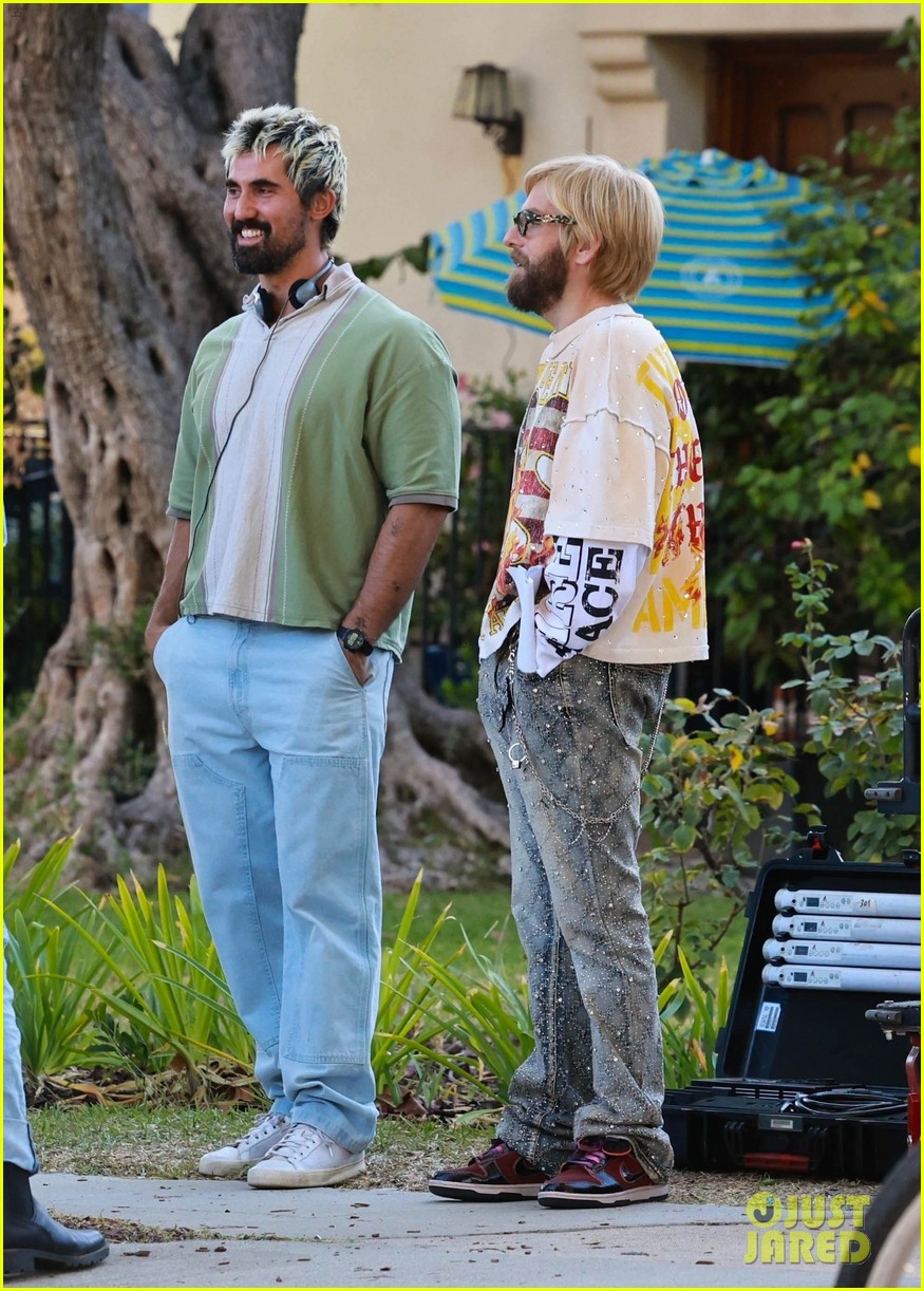 Jonah Hill Nearly Unrecognizable in Blonde Wig & Bedazzled Outfit on ...