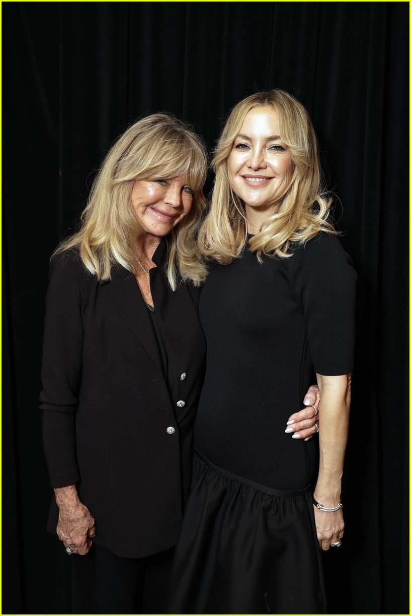 Goldie Hawn Reveals Touching Reaction to Watching Daughter Kate Hudson ...