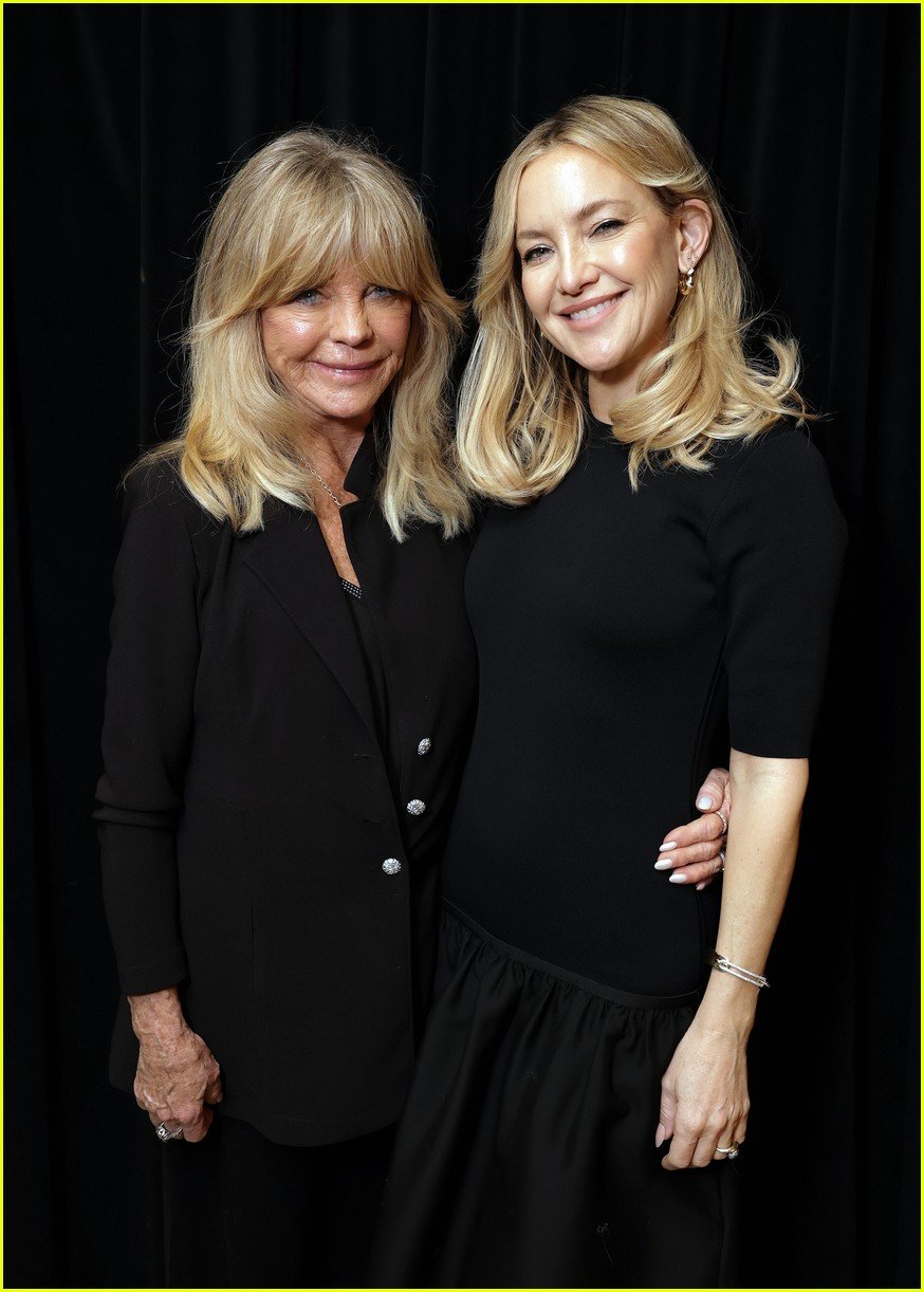 Goldie Hawn Reveals Touching Reaction to Watching Daughter Kate Hudson ...