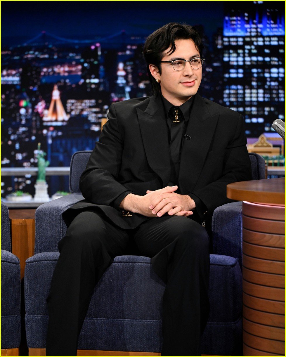 Hudson Williams Teases 'Heated Rivalry' Season 2, Teaches Jimmy Fallon ...