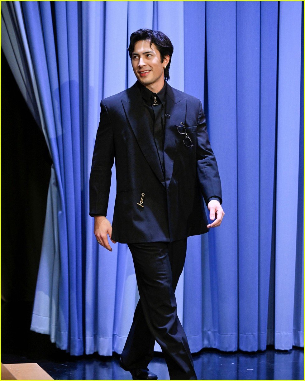 Hudson Williams Teases 'Heated Rivalry' Season 2, Teaches Jimmy Fallon ...