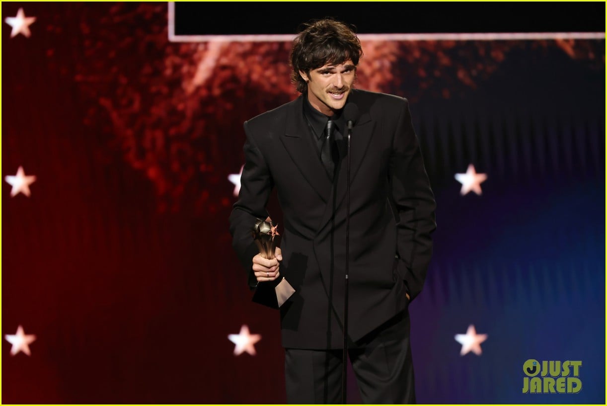 Jacob Elordi Picks Up First Major Acting Award at Critics' Choice ...