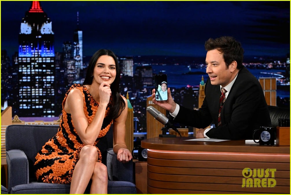 Kendall Jenner FaceTimes Tom Brady, Gets Video Message From Patriots ...
