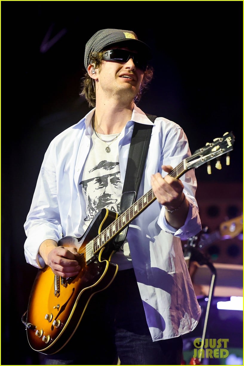 'End of Beginning' Lyrics & Meaning: Djo (AKA Stranger Things' Joe ...