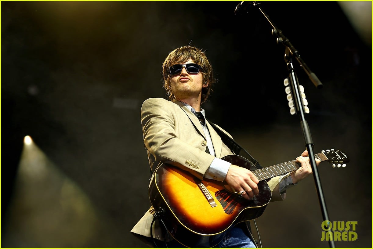 'End of Beginning' Lyrics & Meaning: Djo (AKA Stranger Things' Joe ...