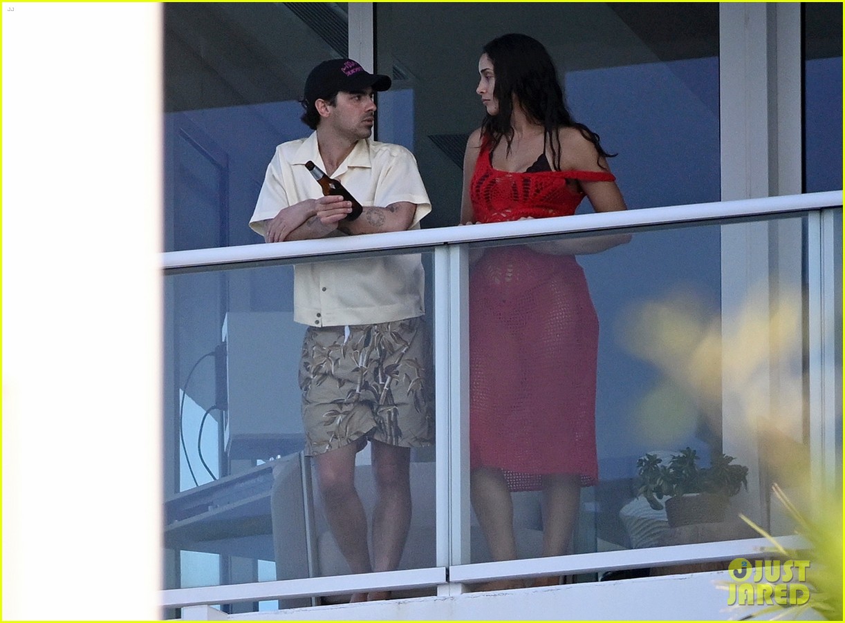Joe Jonas & Rumored Girlfriend Tatiana Gabriela Enjoy Sunset View In ...