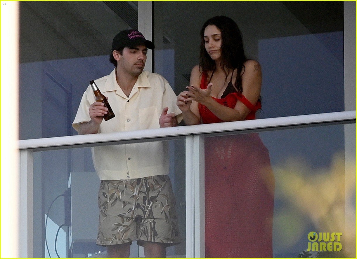 Joe Jonas & Rumored Girlfriend Tatiana Gabriela Enjoy Sunset View In ...