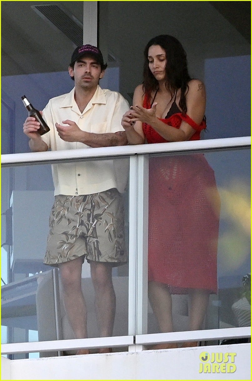 Joe Jonas & Rumored Girlfriend Tatiana Gabriela Enjoy Sunset View In ...