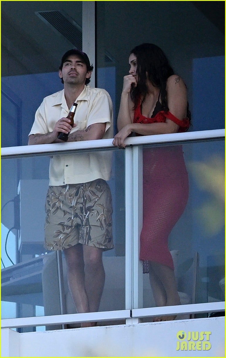 Joe Jonas & Rumored Girlfriend Tatiana Gabriela Enjoy Sunset View In ...