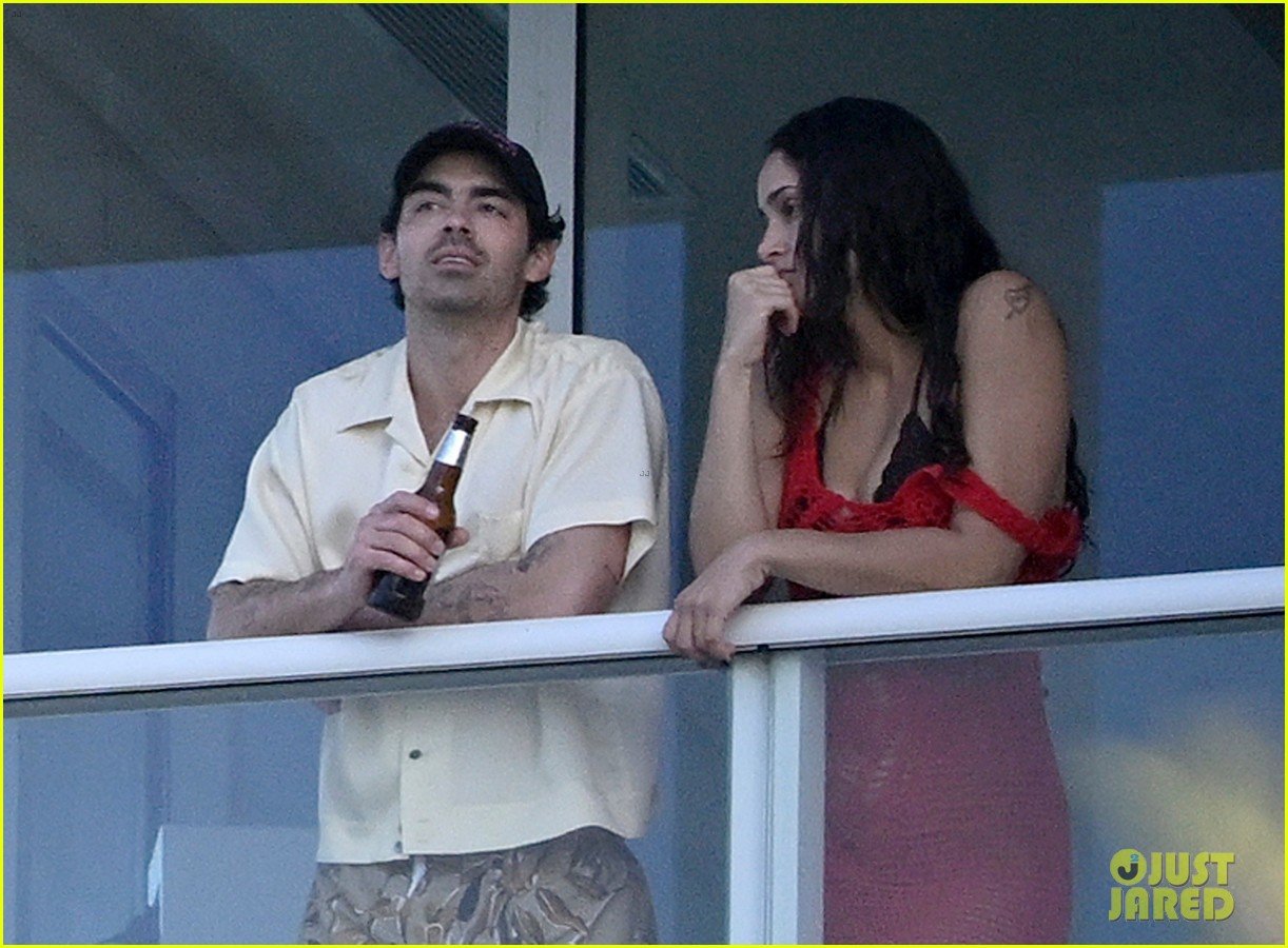 Joe Jonas & Rumored Girlfriend Tatiana Gabriela Enjoy Sunset View In ...