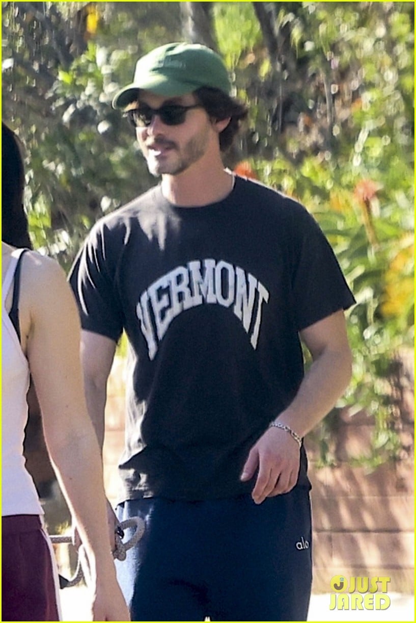 Joey King & Logan Lerman Spotted on Dog Walk Double Date: Photo 5271428 ...