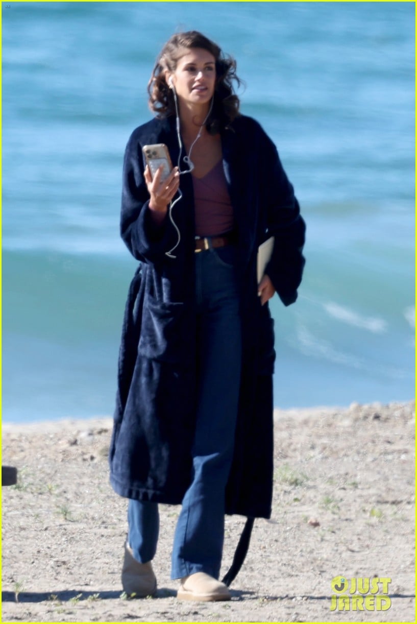 Kaia Gerber Is Hard at Work on Set for 'The Shards': Photo 5260921 ...