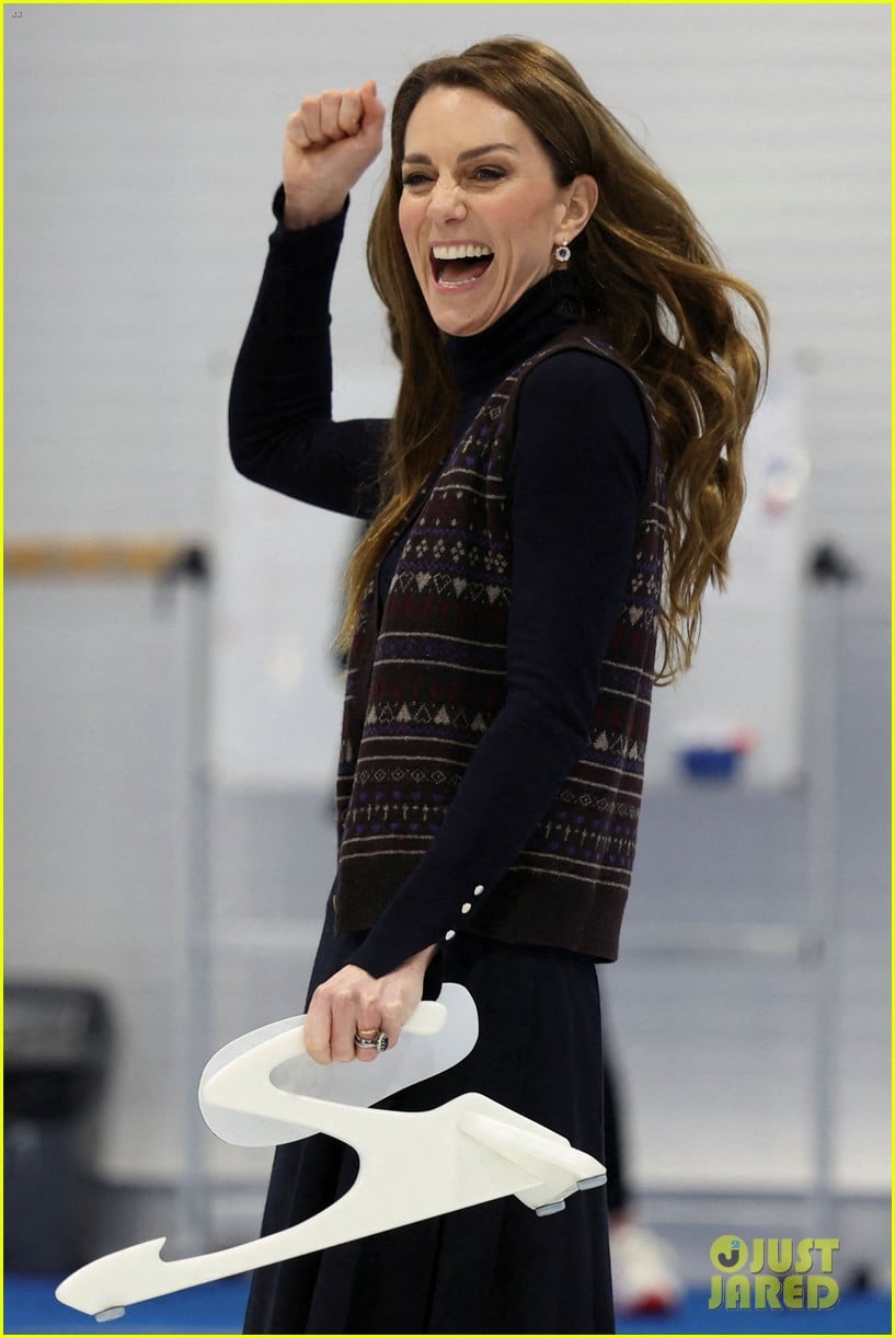 Kate Middleton & Prince William Compete in a Friendly Curling Match ...