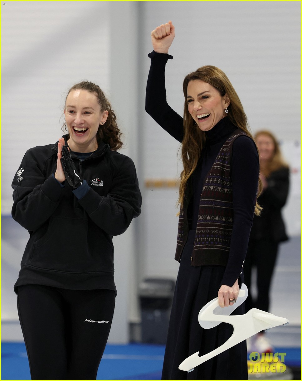 Kate Middleton & Prince William Compete in a Friendly Curling Match ...