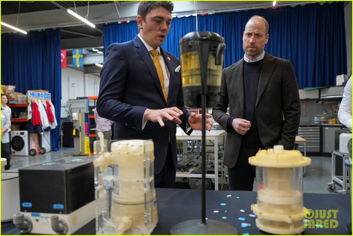 Kate Middleton & Prince William Compete in a Friendly Curling Match ...