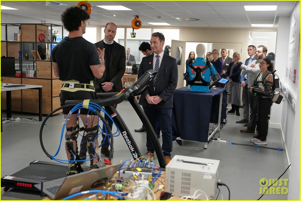 Kate Middleton & Prince William Compete in a Friendly Curling Match ...
