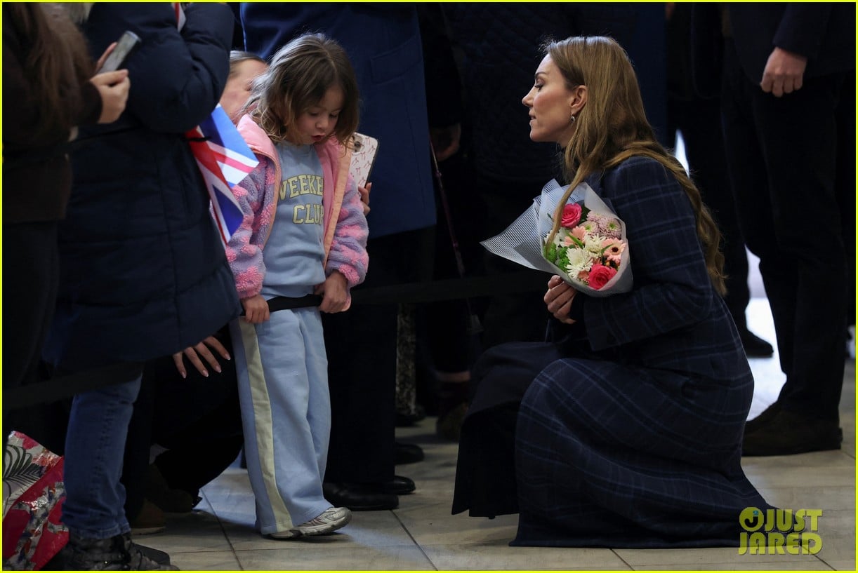 Kate Middleton & Prince William Compete in a Friendly Curling Match ...