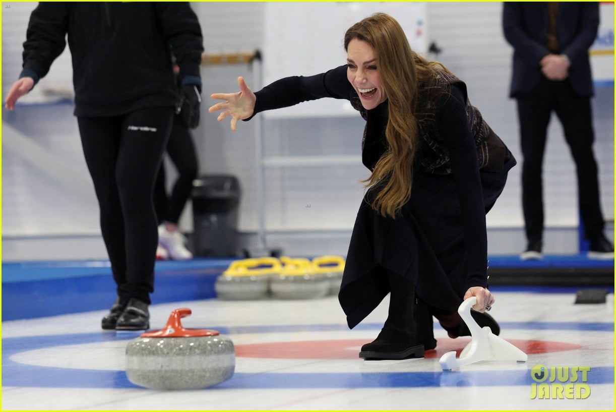 Kate Middleton & Prince William Compete in a Friendly Curling Match ...