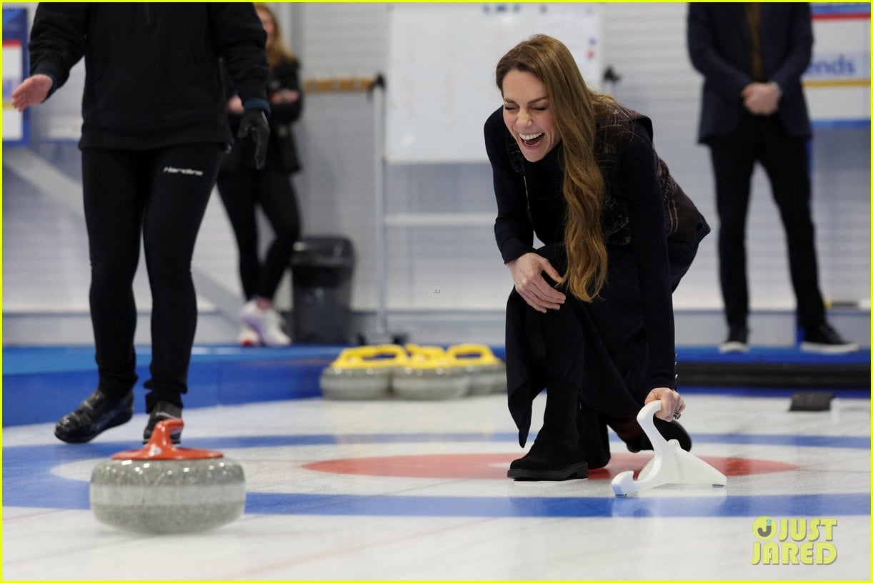 Kate Middleton & Prince William Compete in a Friendly Curling Match ...