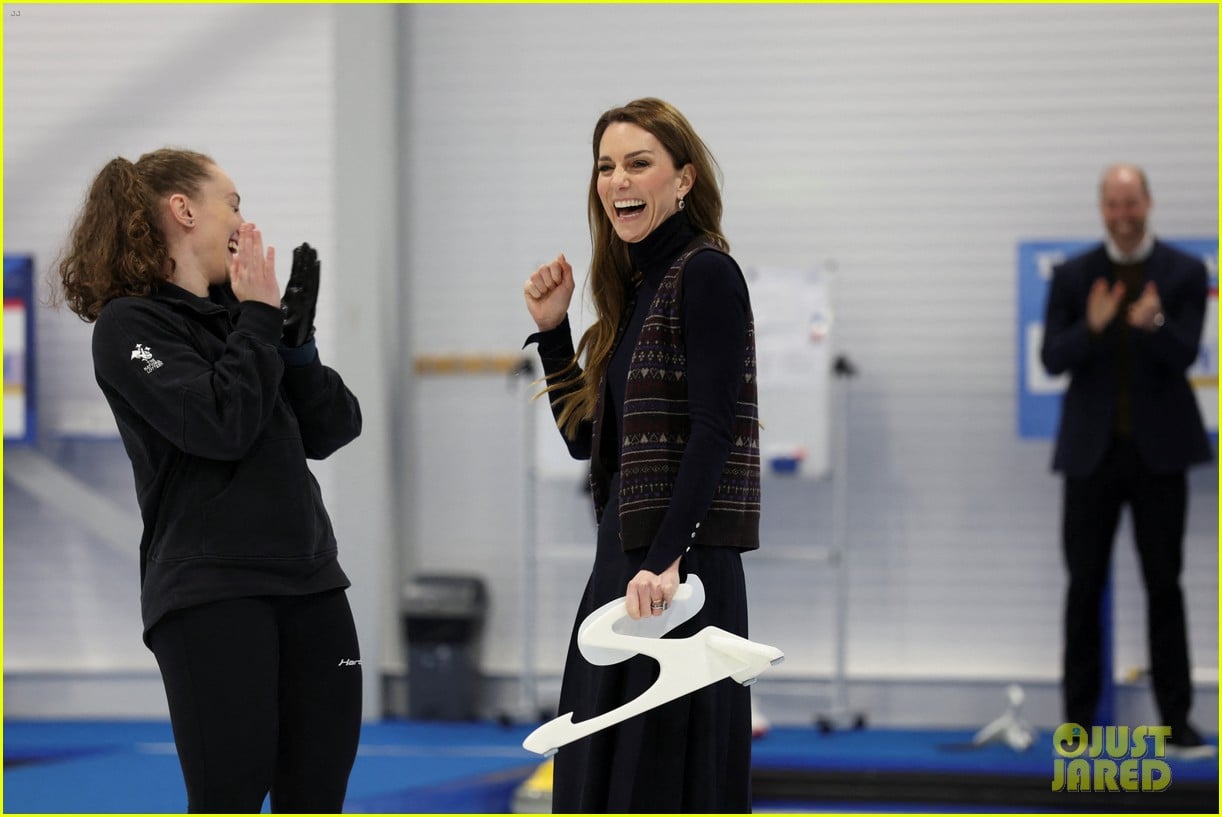 Kate Middleton & Prince William Compete in a Friendly Curling Match ...