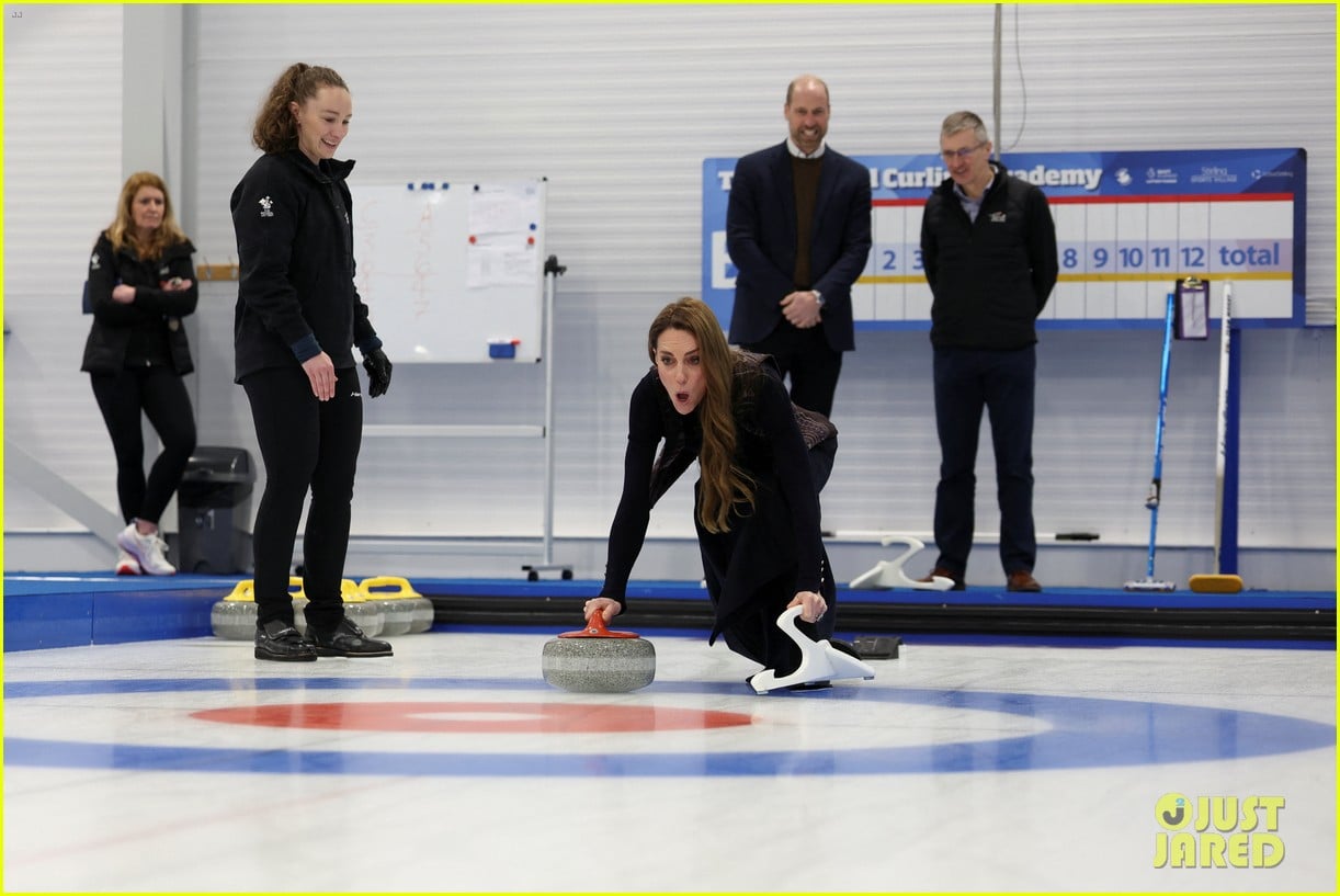 Kate Middleton & Prince William Compete in a Friendly Curling Match ...