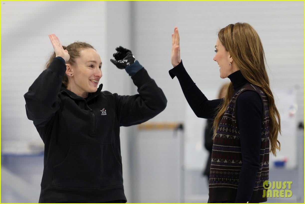 Kate Middleton & Prince William Compete in a Friendly Curling Match ...