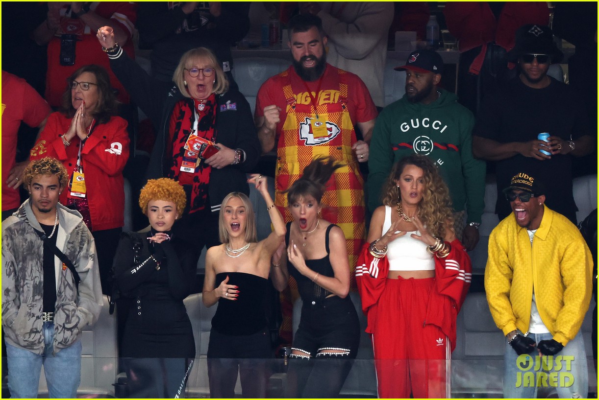 Travis & Jason Kelce Break Silence About What Happened to Mom Donna ...