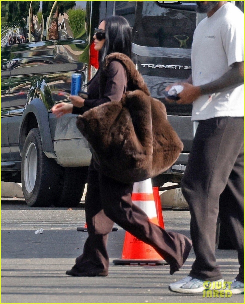 Kim Kardashian Films New Netflix Comedy Film 'The Fifth Wheel': Photo ...