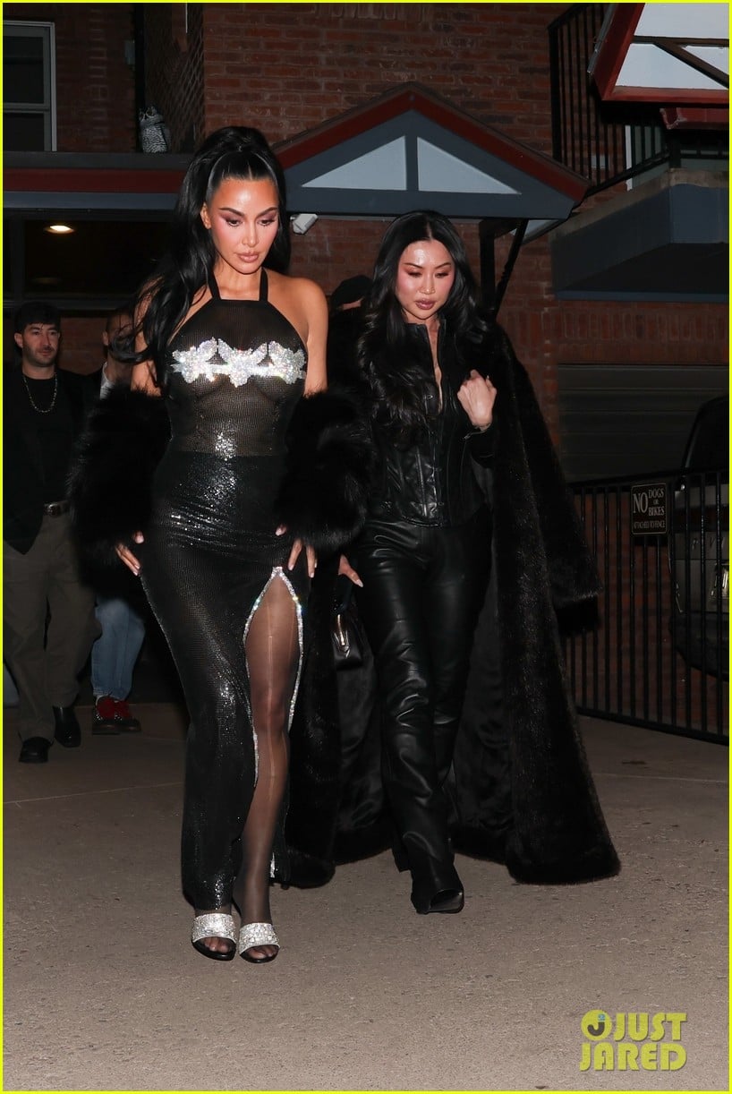 Kim Kardashian, Lewis Hamilton, & More Ring in 2026 at Kate Hudson's ...