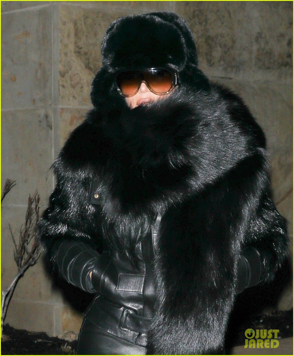 Kim Kardashian Pairs Fur Hat with Leather Outfit for Night Out in Aspen ...