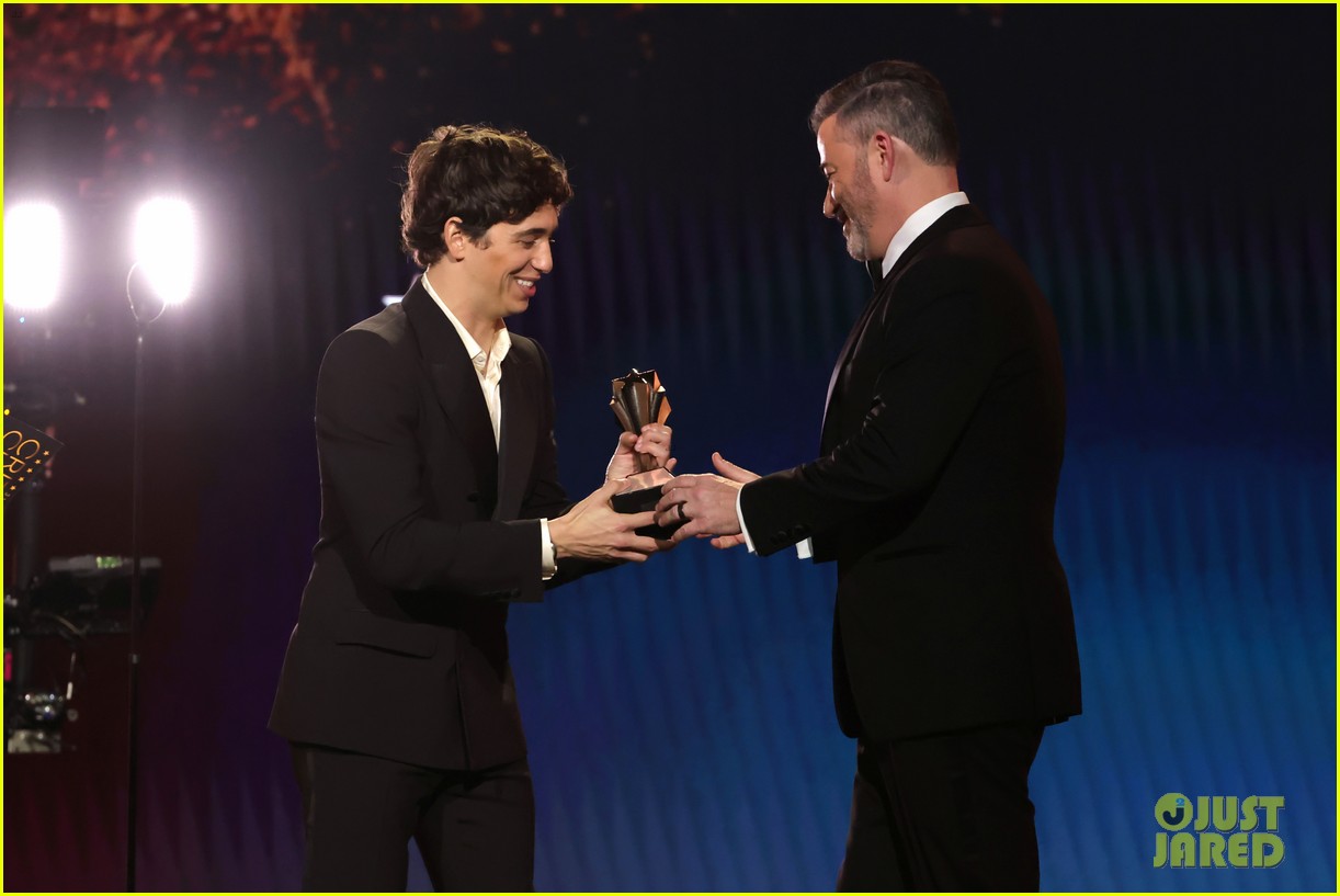 Jimmy Kimmel Thanks 'Donald Jennifer Trump' After Winning at Critics ...